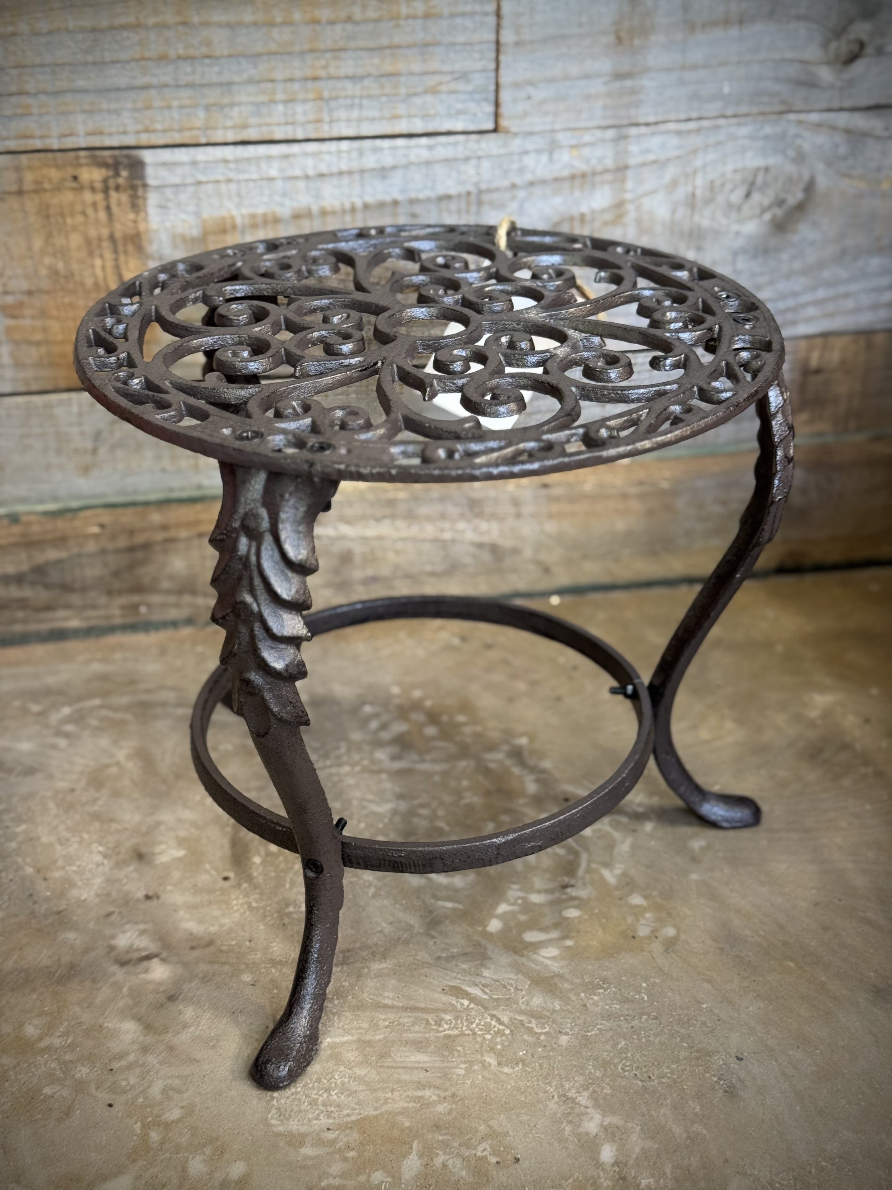 Medium Cast Iron Plant Stand – Northcote Nursery