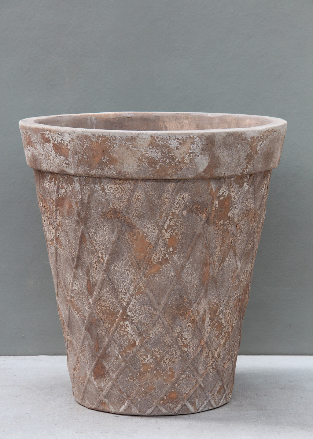 Antiqued Terracotta Lattice Pot – Northcote Nursery